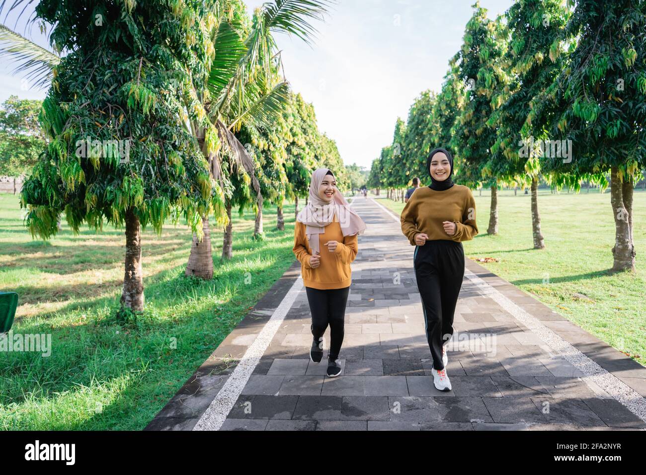 Muslim girls training hi-res stock photography and images - Alamy