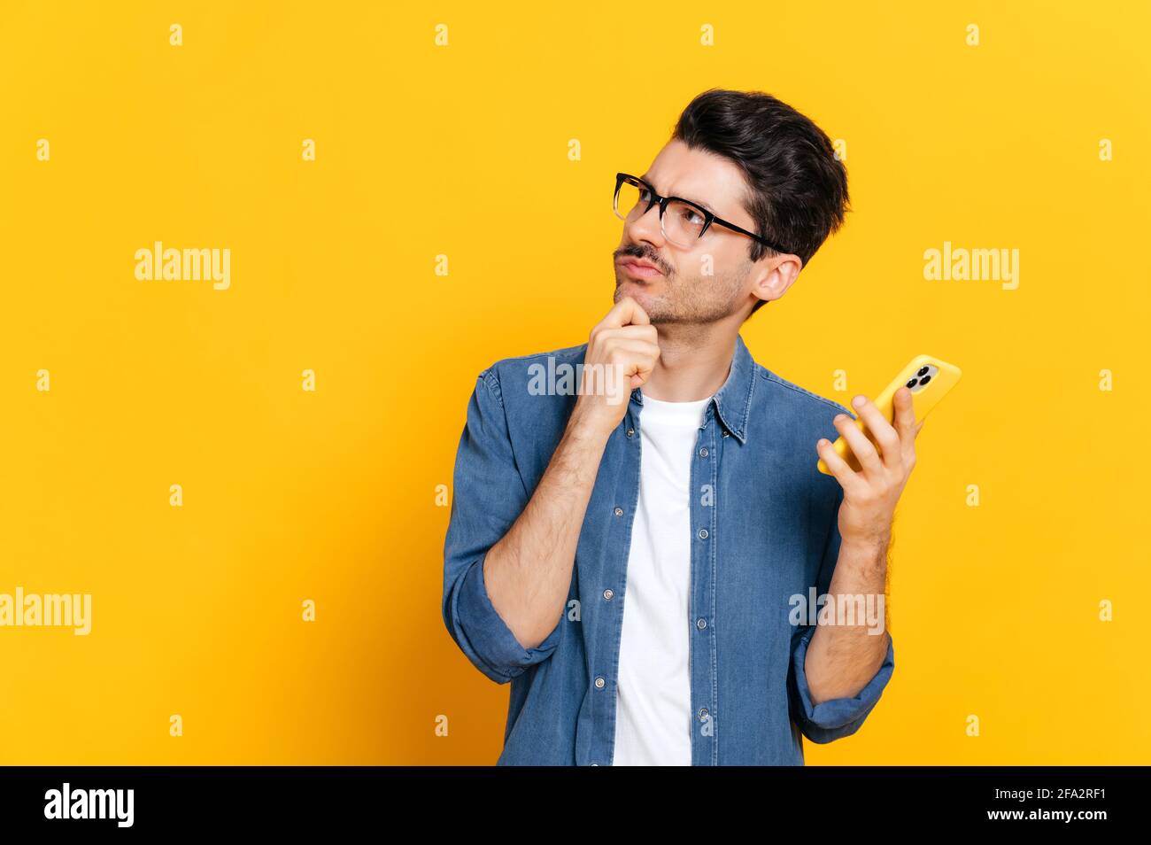 Guy typing hi-res stock photography and images - Alamy
