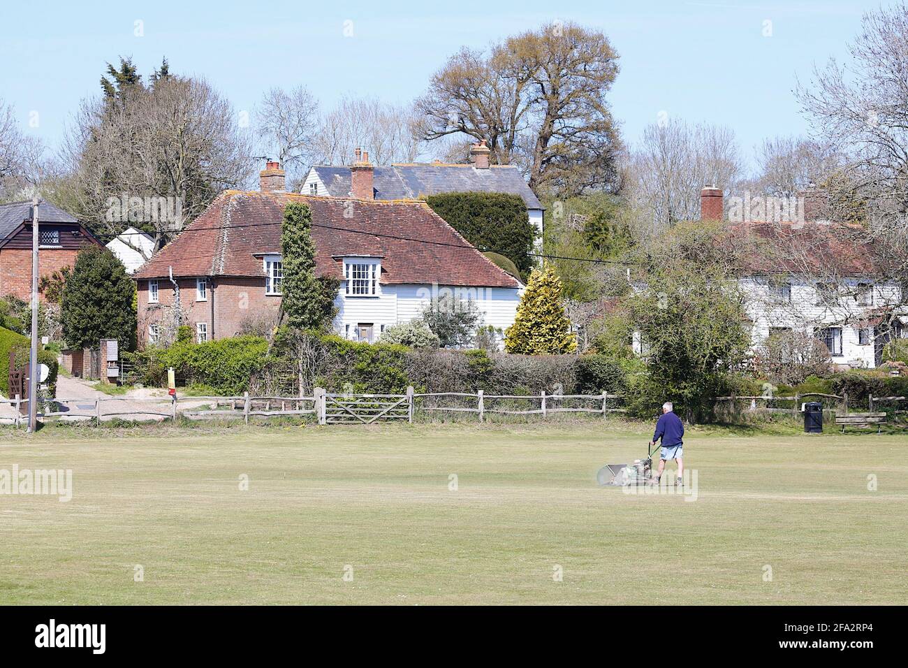 Cricket kent village hi-res stock photography and images - Alamy