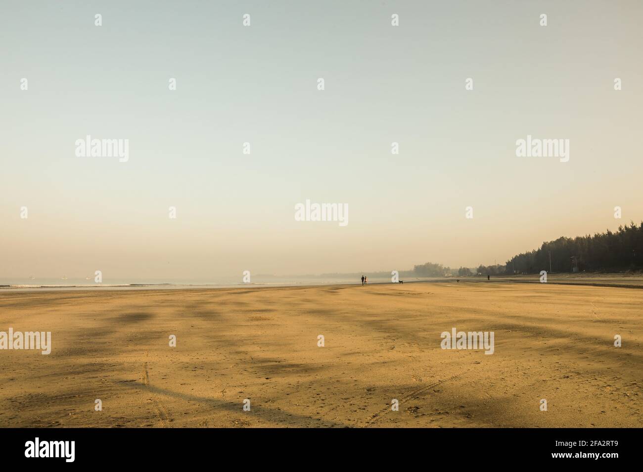 Empty beach coast island hi-res stock photography and images - Alamy