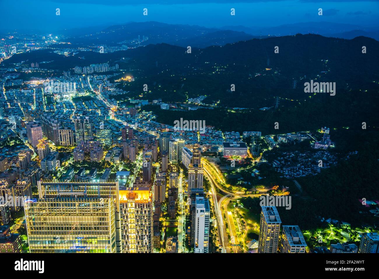 Beautiful architecture building taipei city skyline at night in Taiwan ...