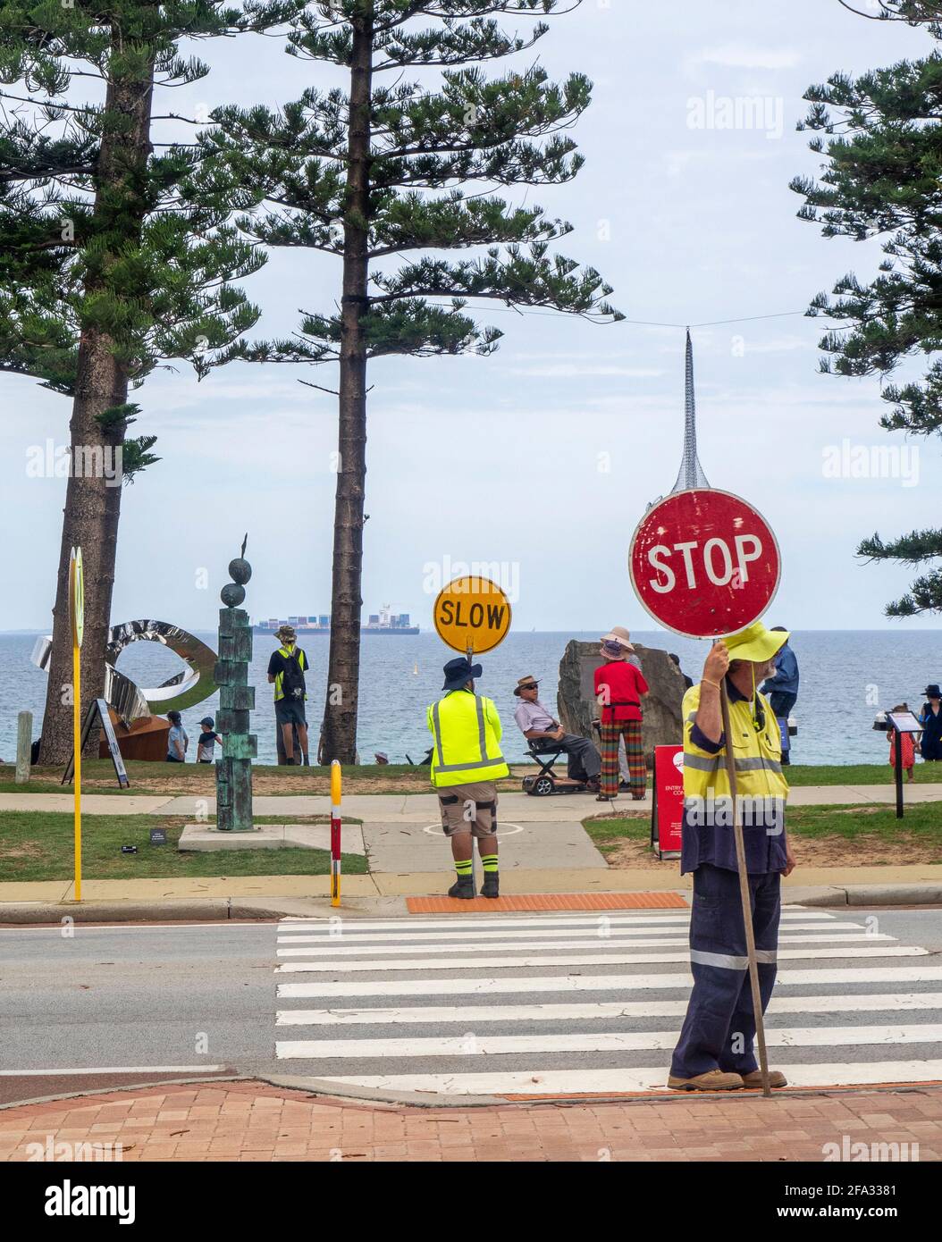 Lollipop stop sign hi-res stock photography and images - Alamy