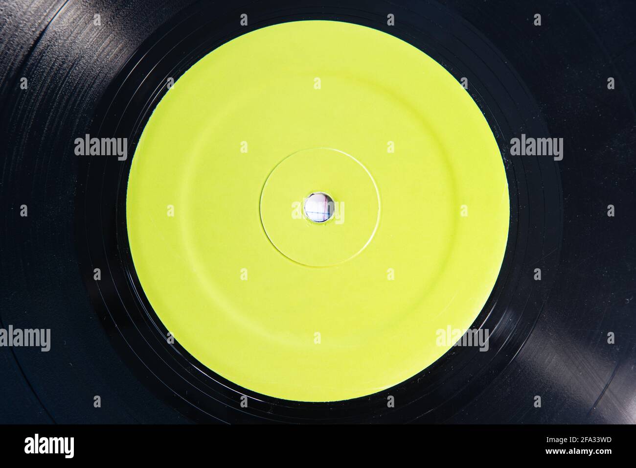 Green record player hi-res stock photography and images - Alamy