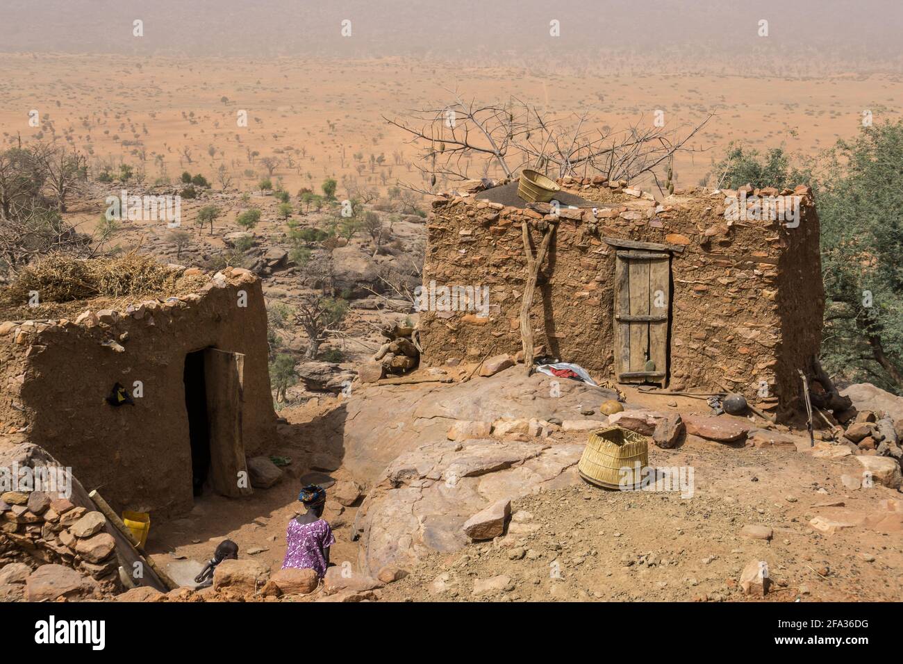 Ancient dogon and tellem houses hi-res stock photography and images - Alamy