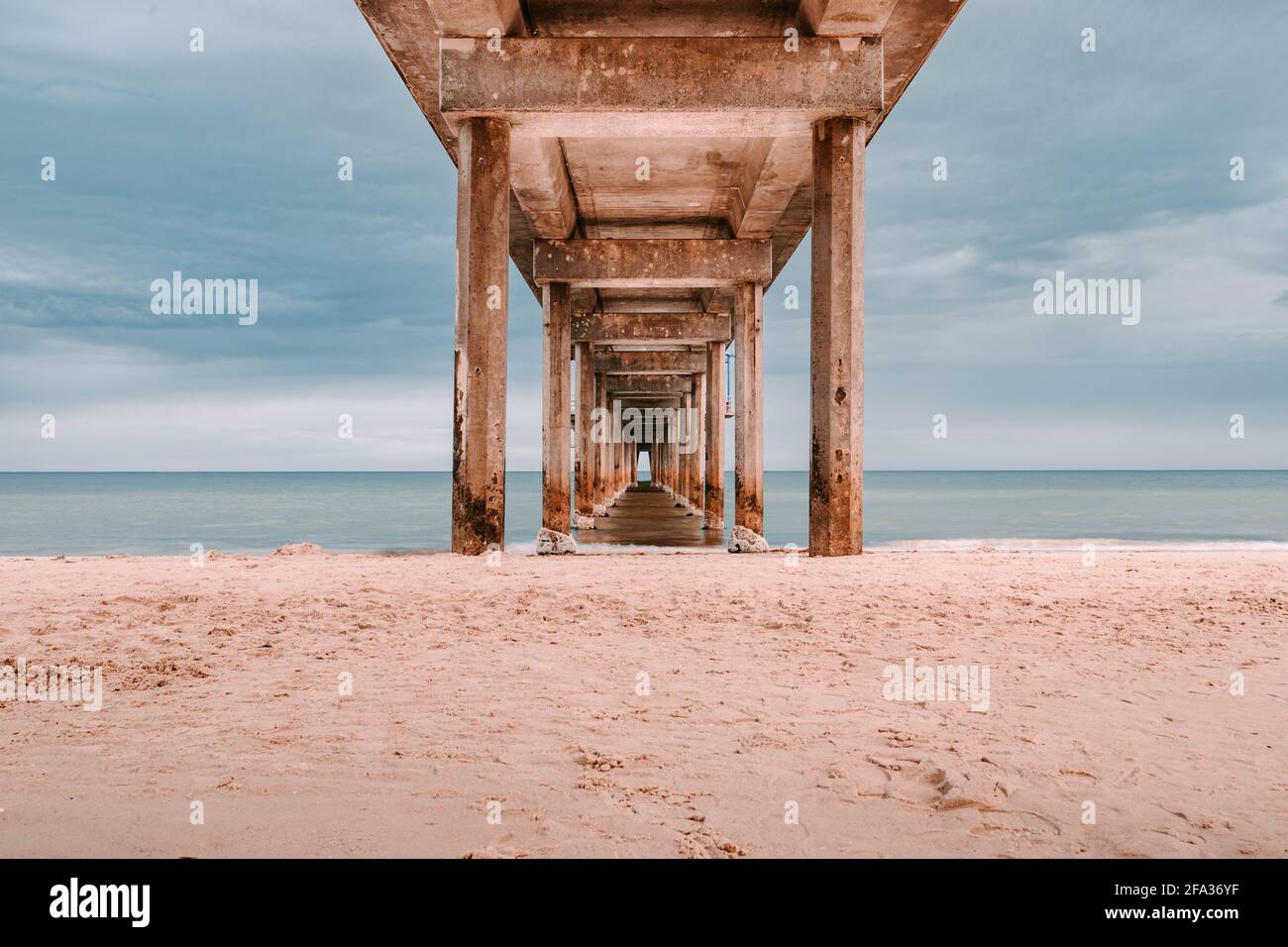 Wooden jetty at Brighton Beach Stock Photo - Alamy