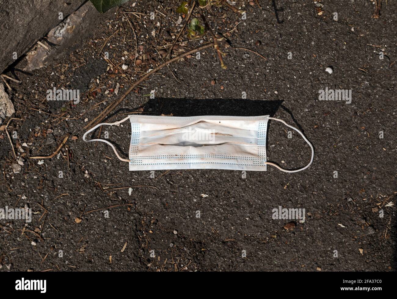 Ppe litter hi-res stock photography and images - Alamy