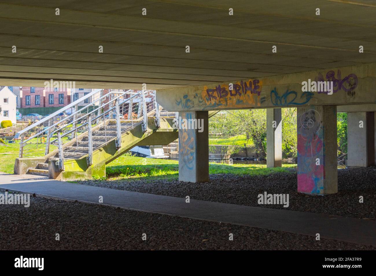Scary underpass hi-res stock photography and images - Alamy