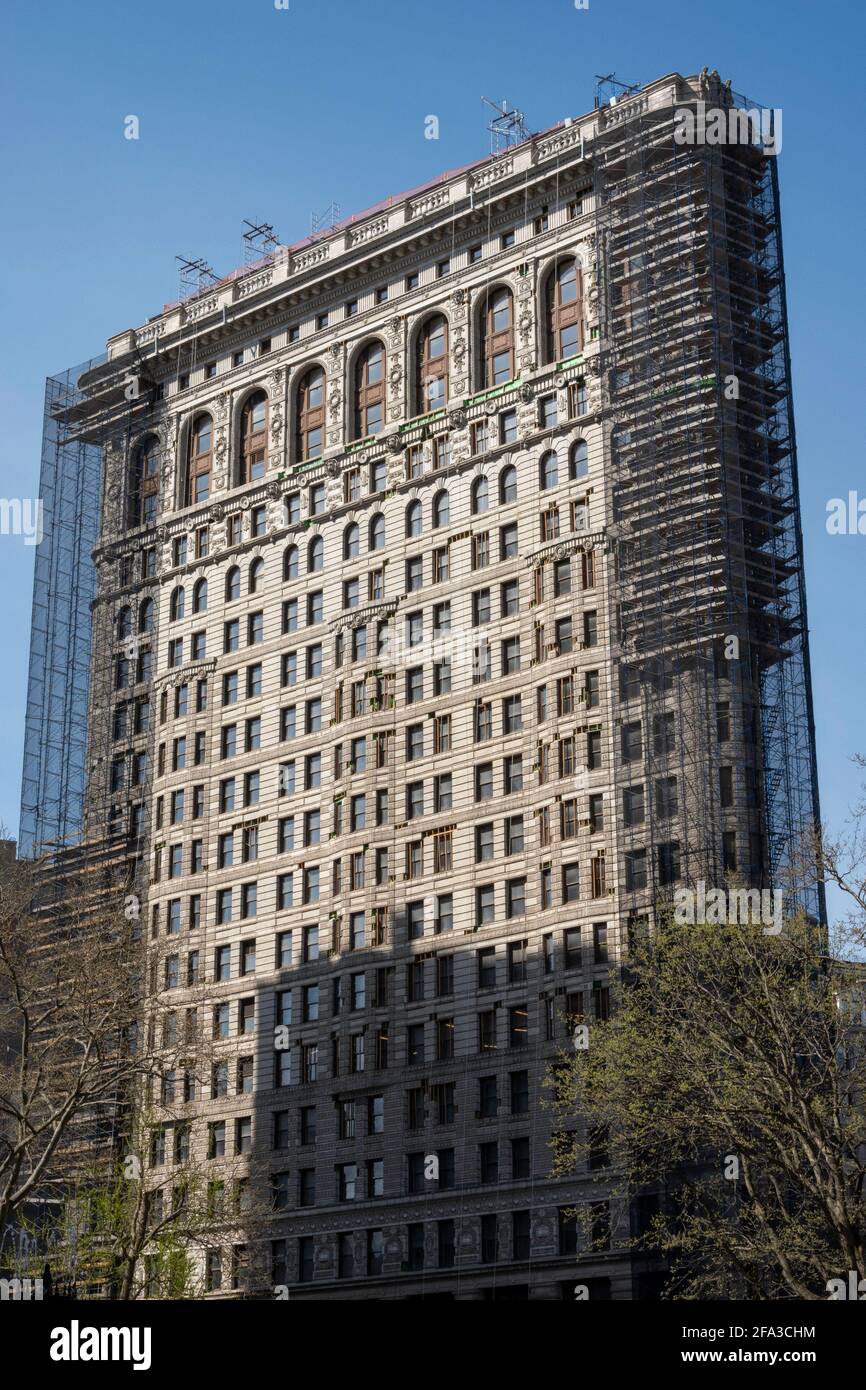Flatiron Building under renovation, NYC, 2021 Stock Photo - Alamy