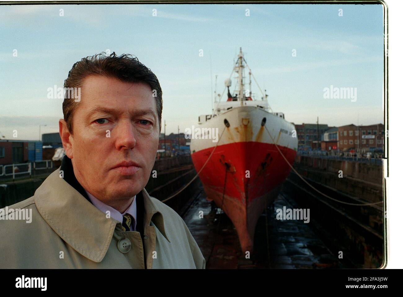 Alan Johnson MP backed the families of the crew members of sunken ...