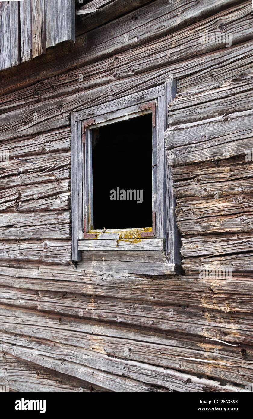 Ventana rustica hi-res stock photography and images - Alamy