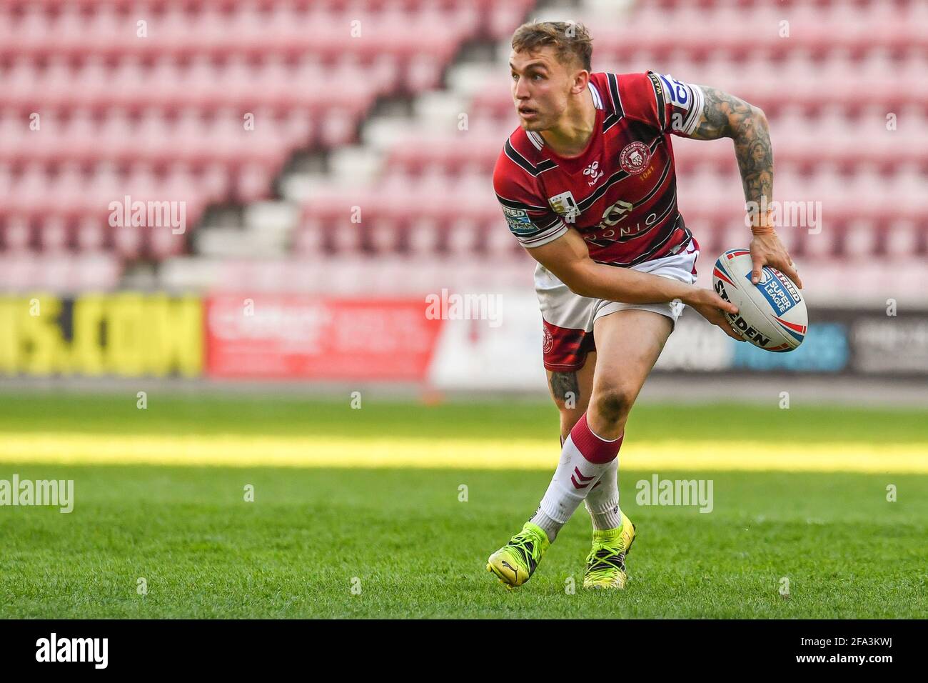 Sam Powell (9) of Wigan Warriors in action Stock Photo - Alamy