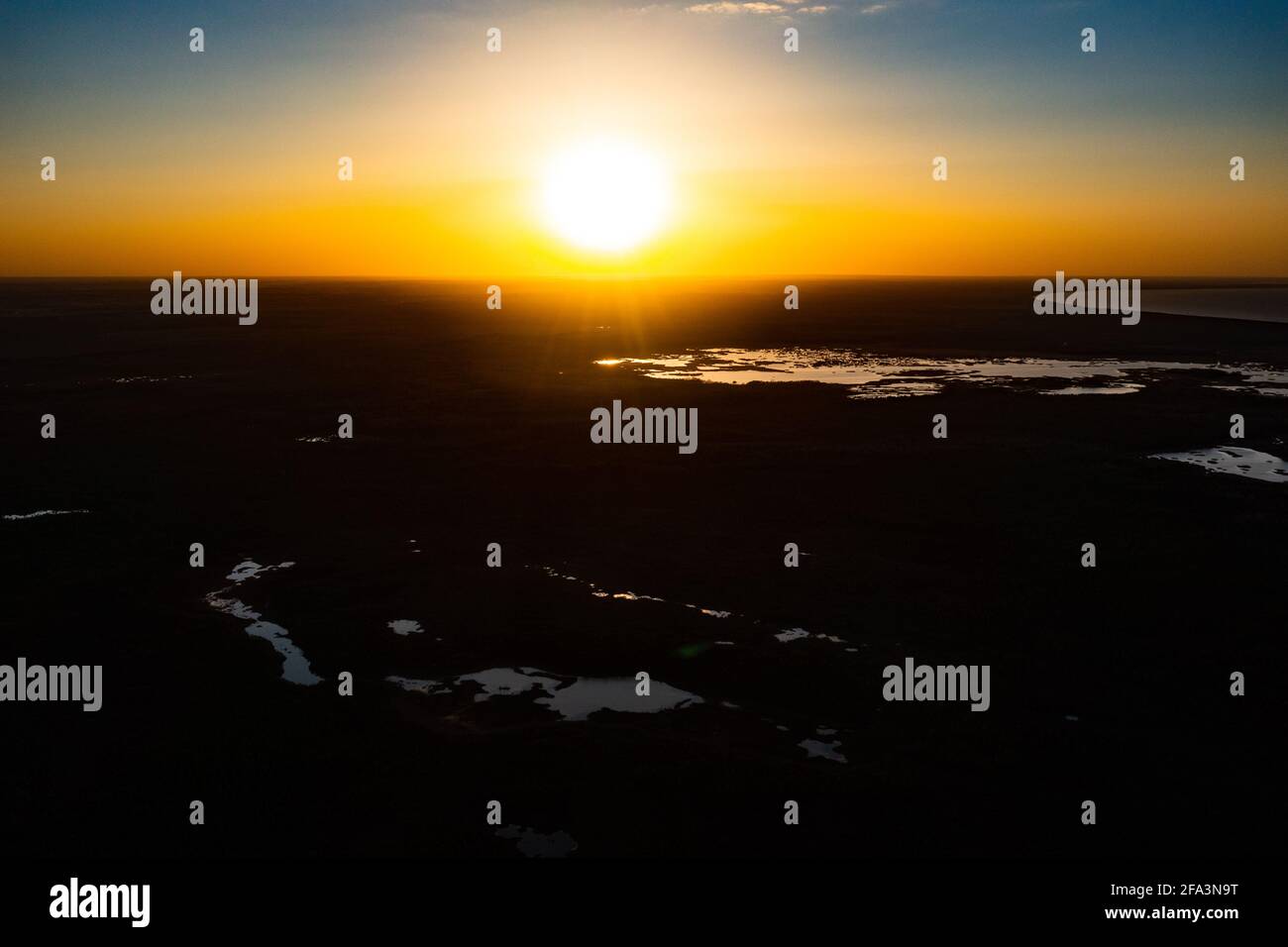 Pictorial calm sunset over lake hi-res stock photography and images - Alamy
