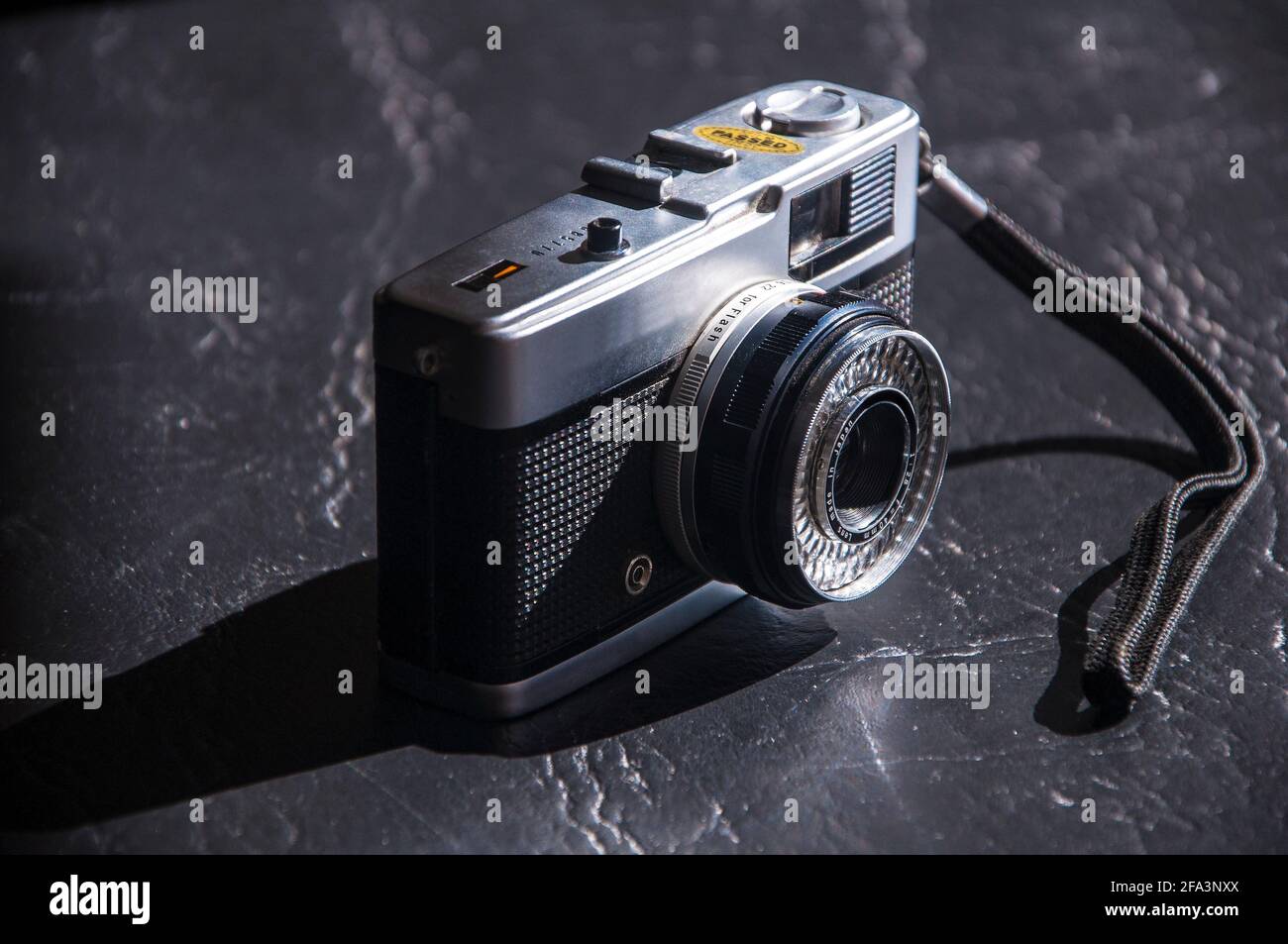 Old analog camera Stock Photo - Alamy