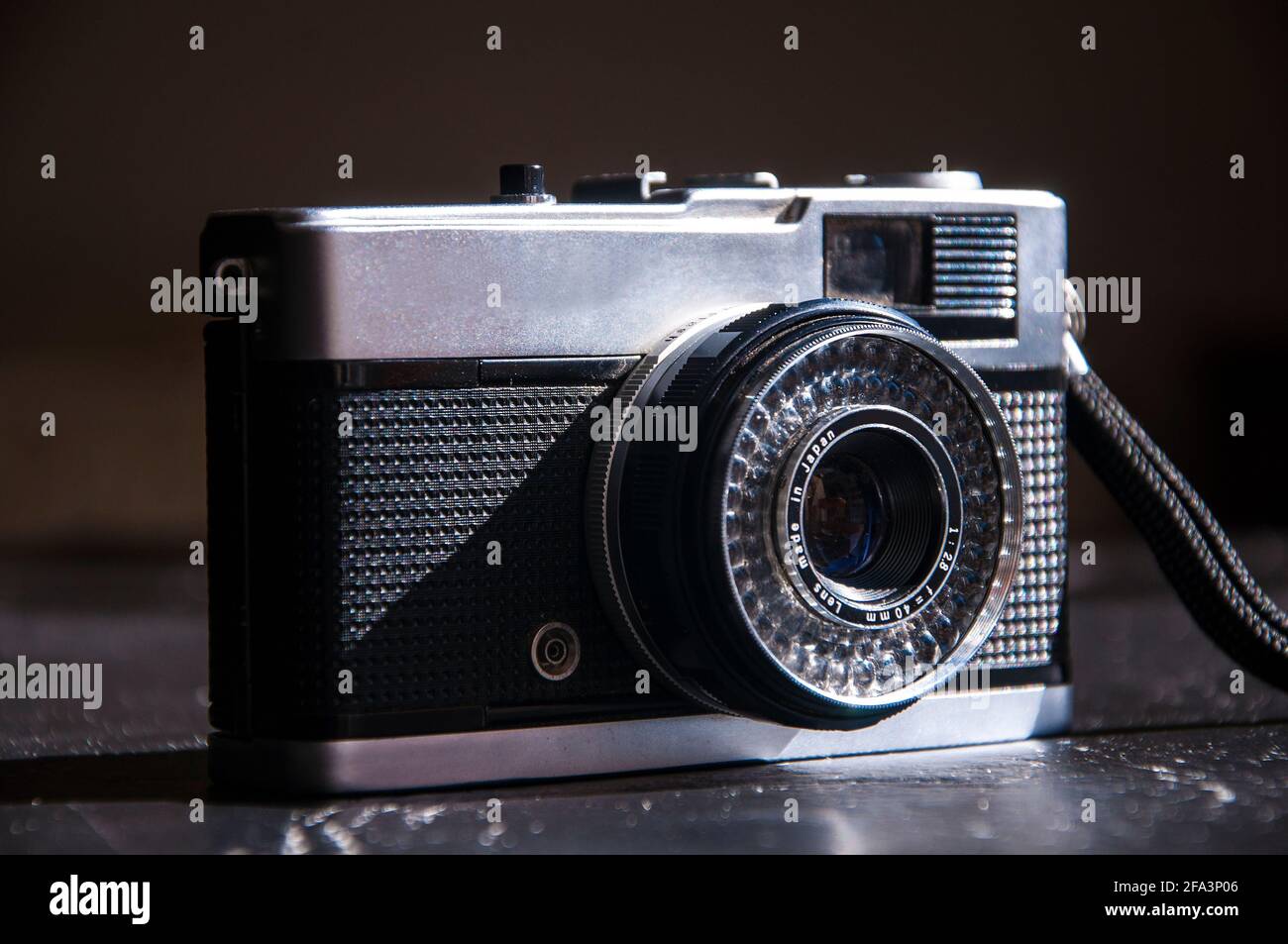 Old analog camera Stock Photo - Alamy