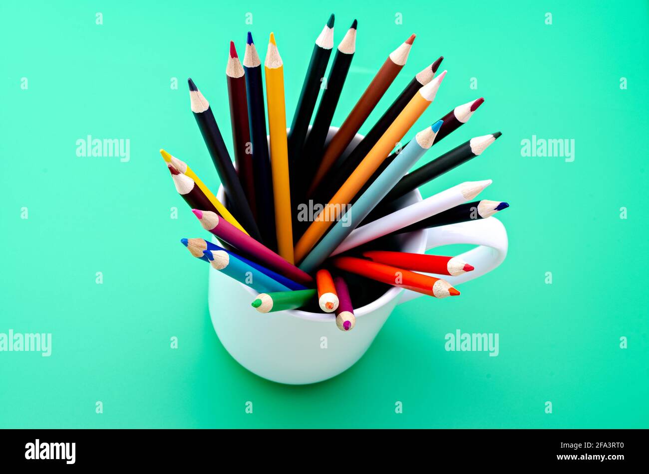 Pencils in a cup hi-res stock photography and images - Alamy