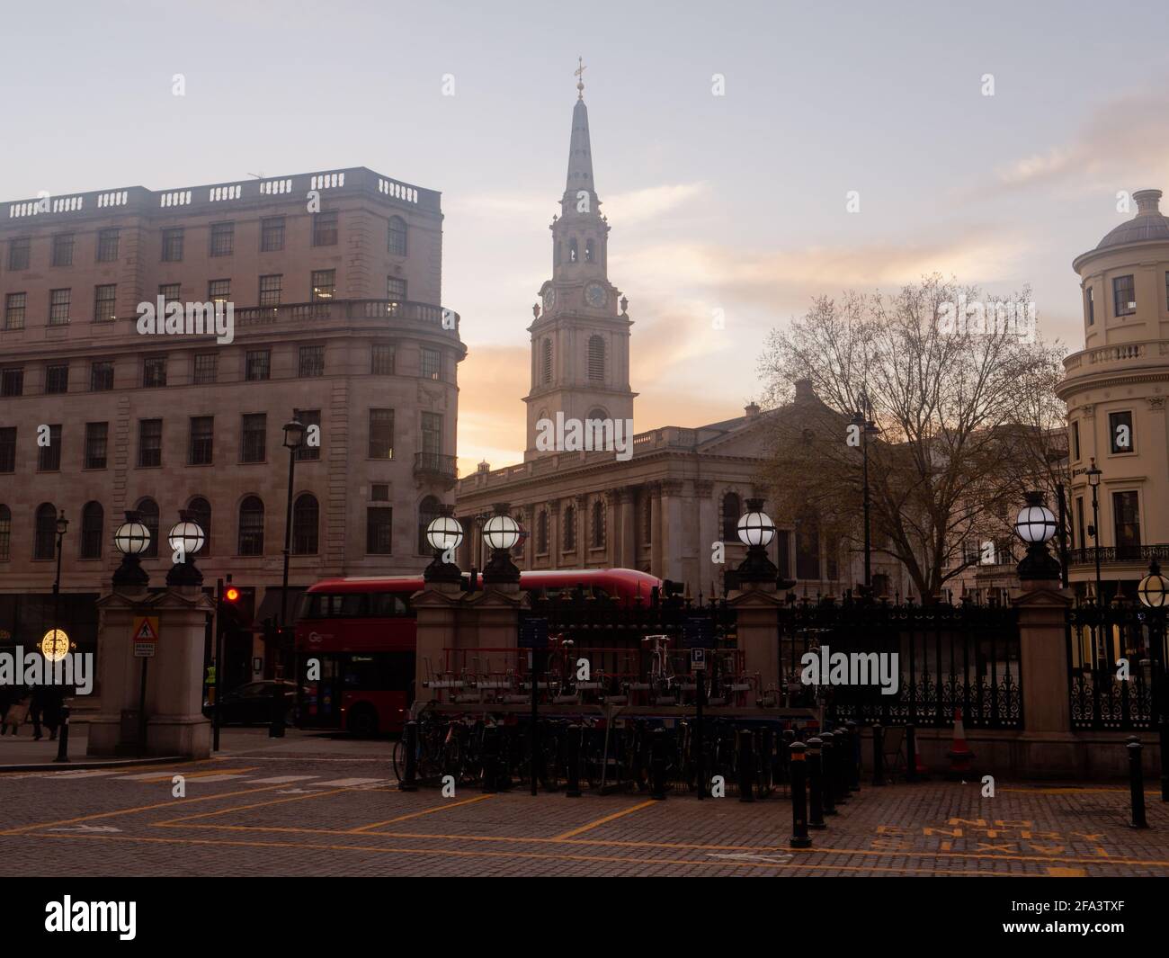Martin tower tower of london hi-res stock photography and images - Alamy