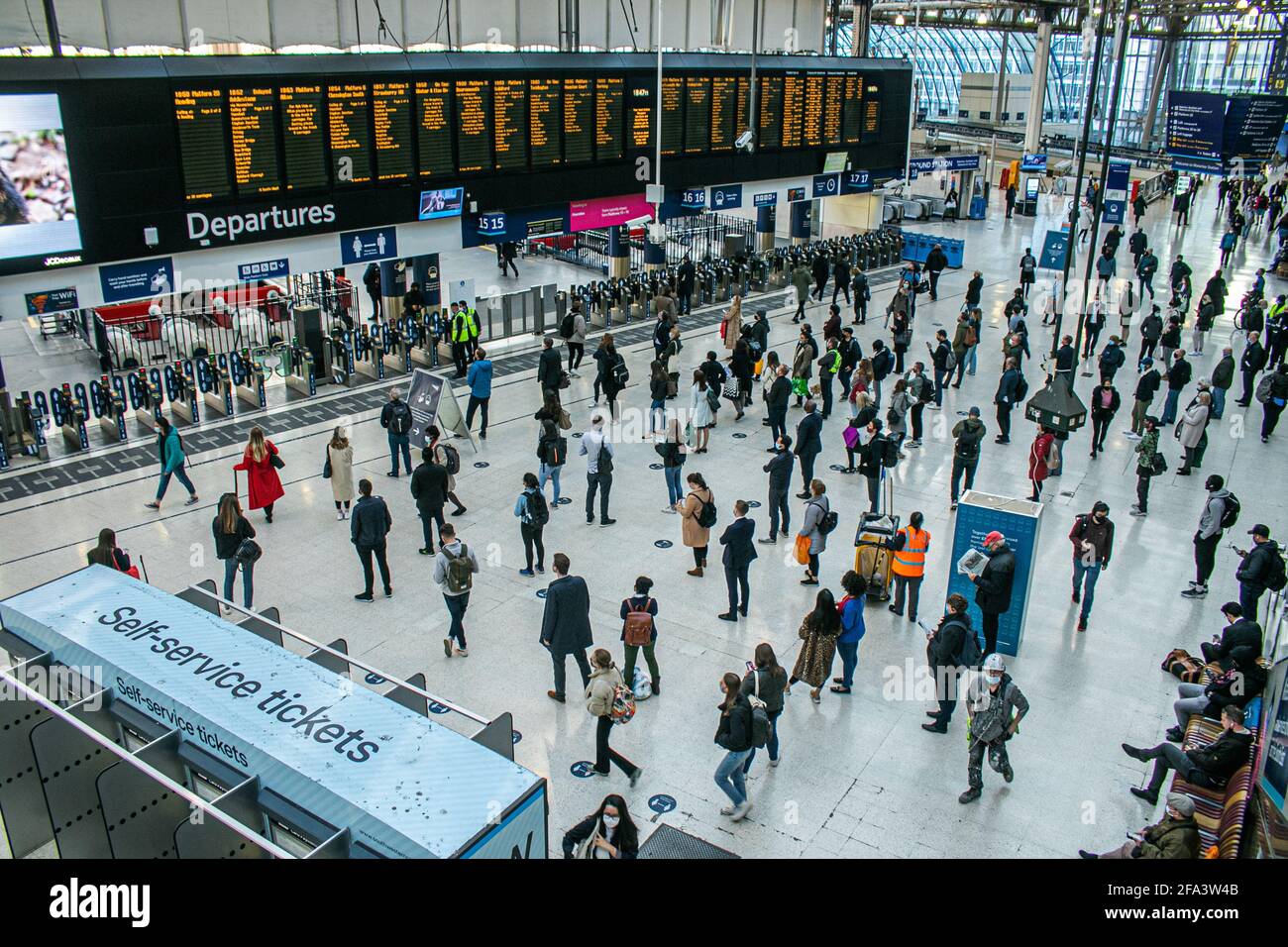 WATERLOO LONDON, UK. 22 April 2021. Waterloo station is busy with ...