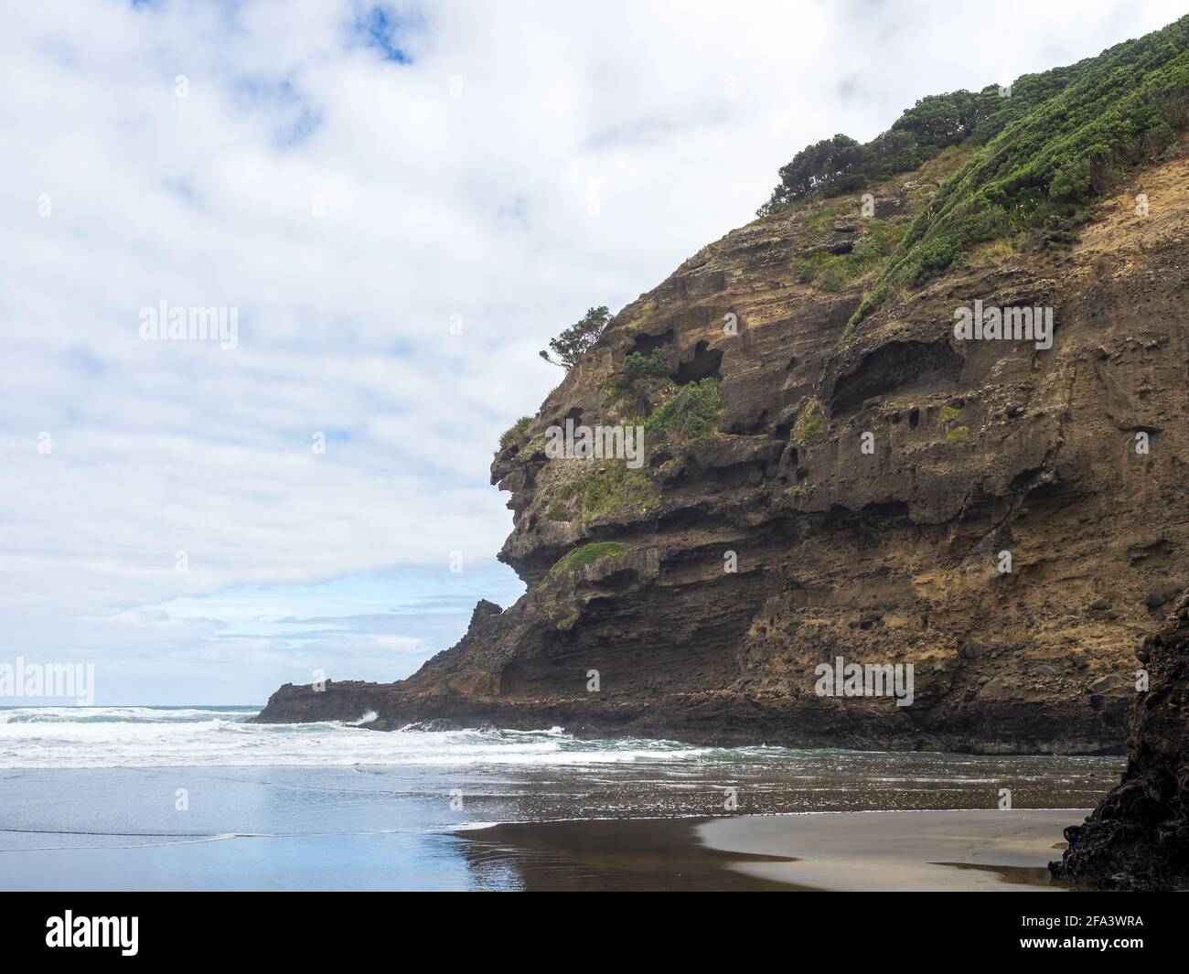 south side of Kaiwhare Point cliff Stock Photo - Alamy