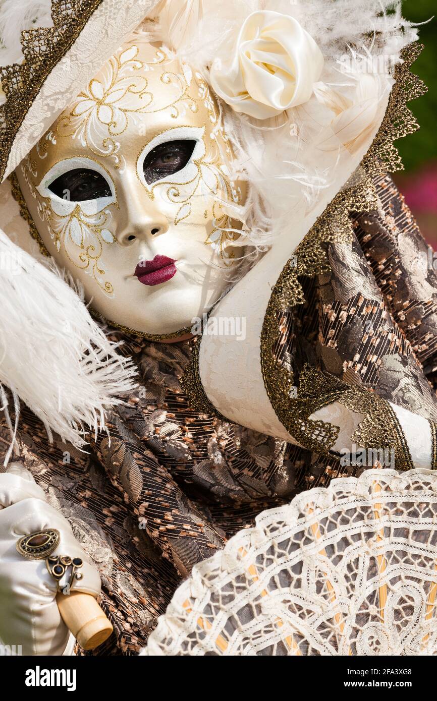 White venetian mask hi-res stock photography and images - Alamy