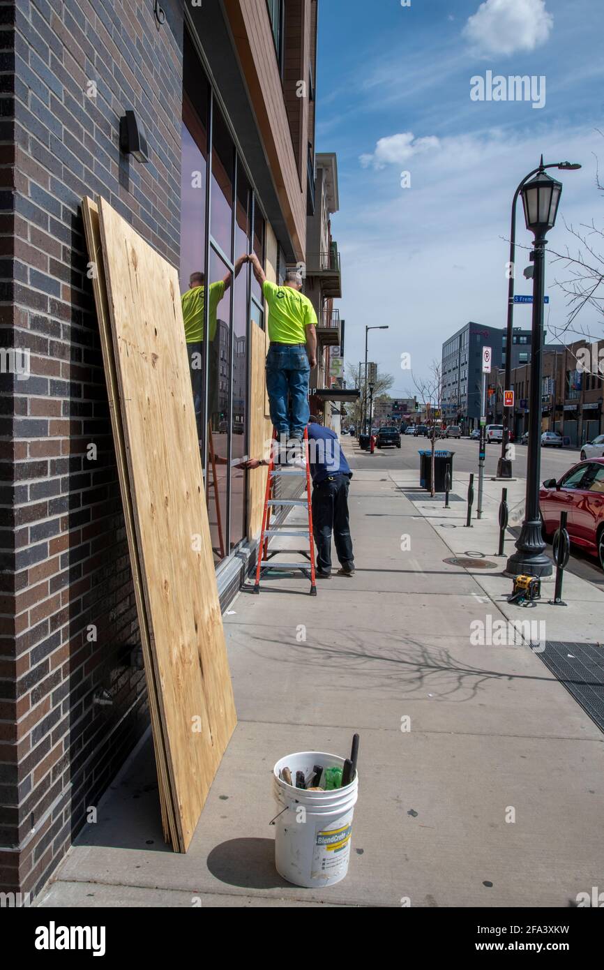 Building a target hi-res stock photography and images - Alamy