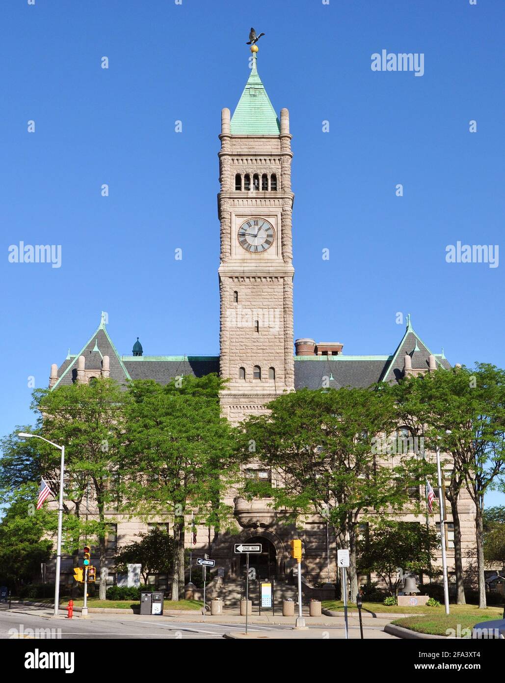 Romanesque architectural tradition hi-res stock photography and images ...