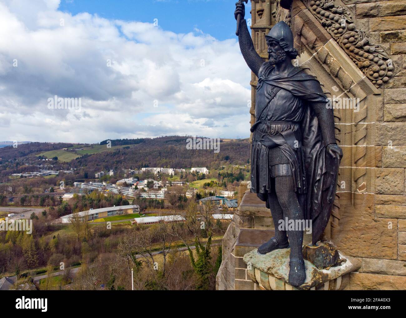 Restored William Wallace statue stands proudly over Stirling Stock ...