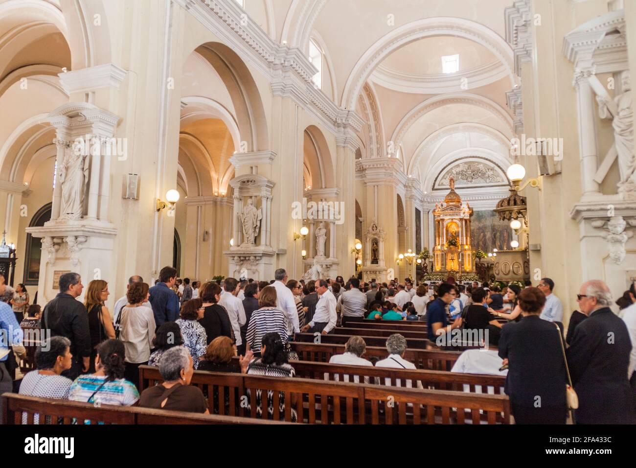 Leon cathedral interior hi-res stock photography and images - Alamy