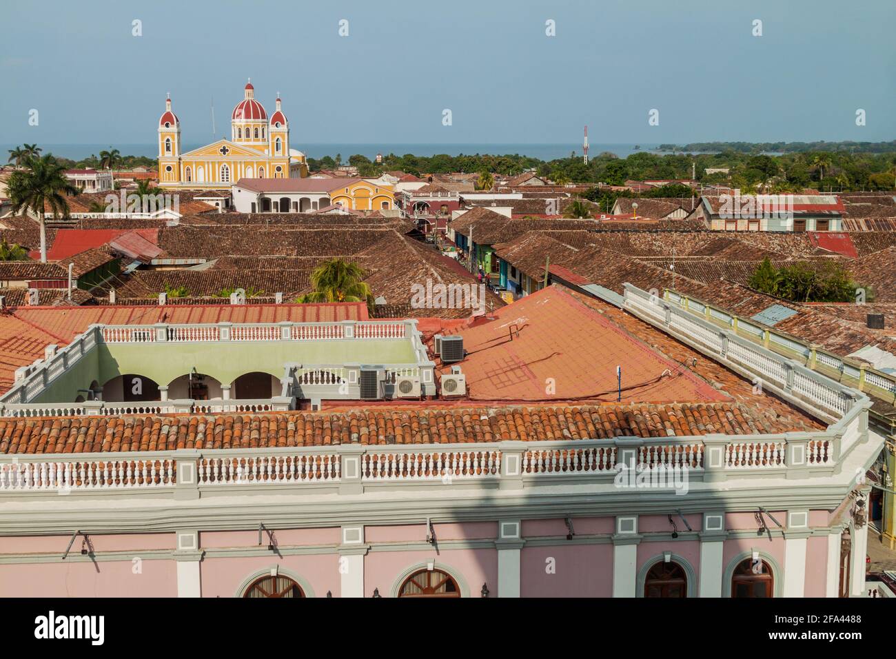 Granada nicaragua colonial architecture hi-res stock photography and ...