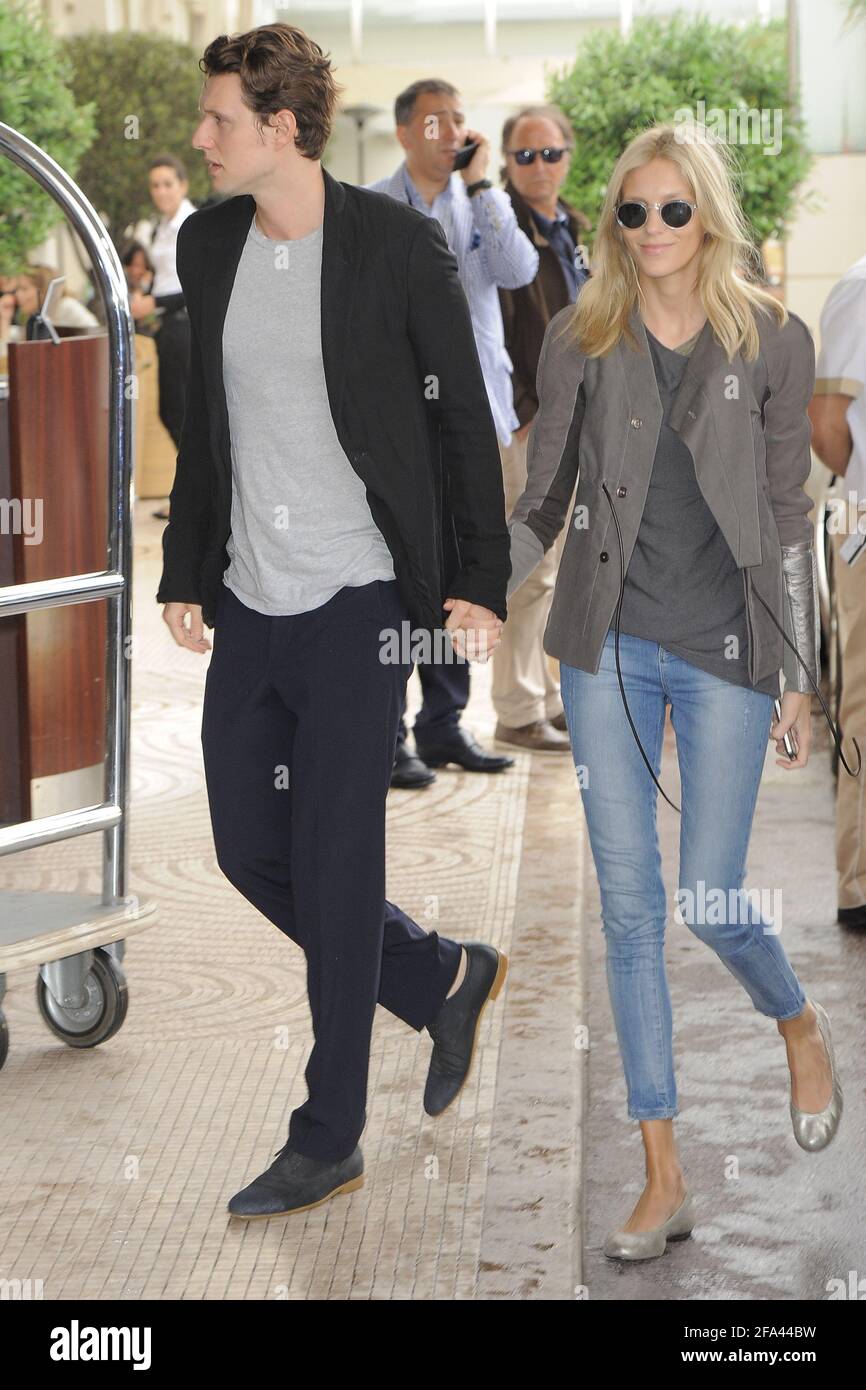 Cannes, France. 21 May 2012 Anja Rubik and Sasha Knezevic go to Hotel ...