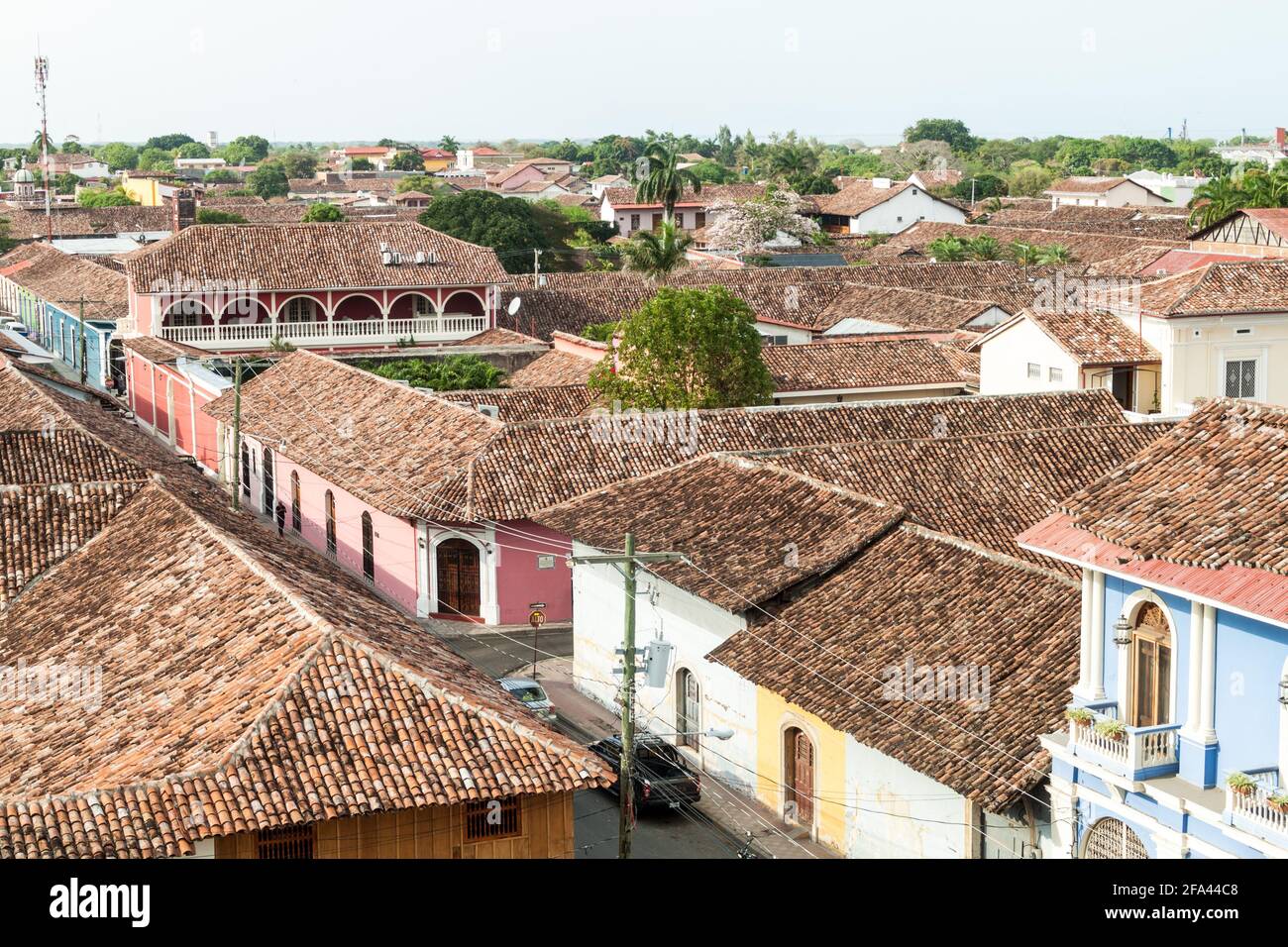Granada nicaragua colonial architecture hi-res stock photography and ...