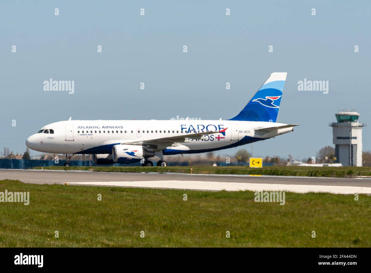 Atlantic Airways Airbus A319 OY-RCG arriving at London Southend Airport ...