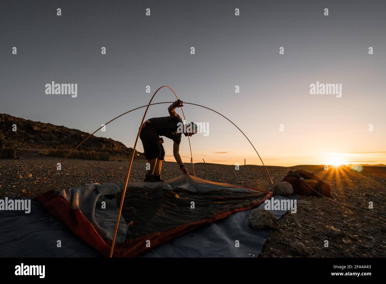 Setting camp hi-res stock photography and images - Alamy