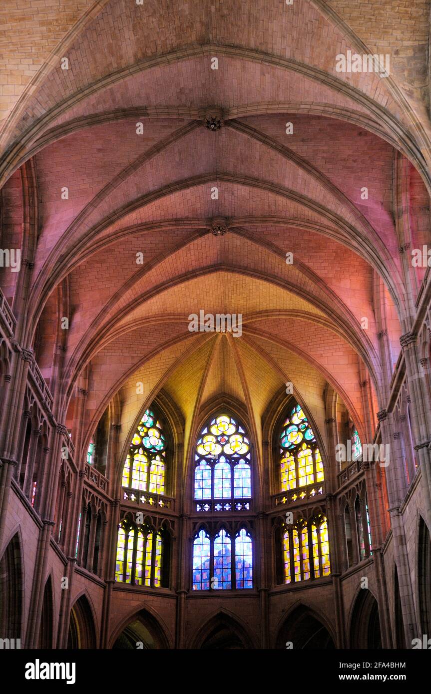 Nevers cathedral hi-res stock photography and images - Alamy