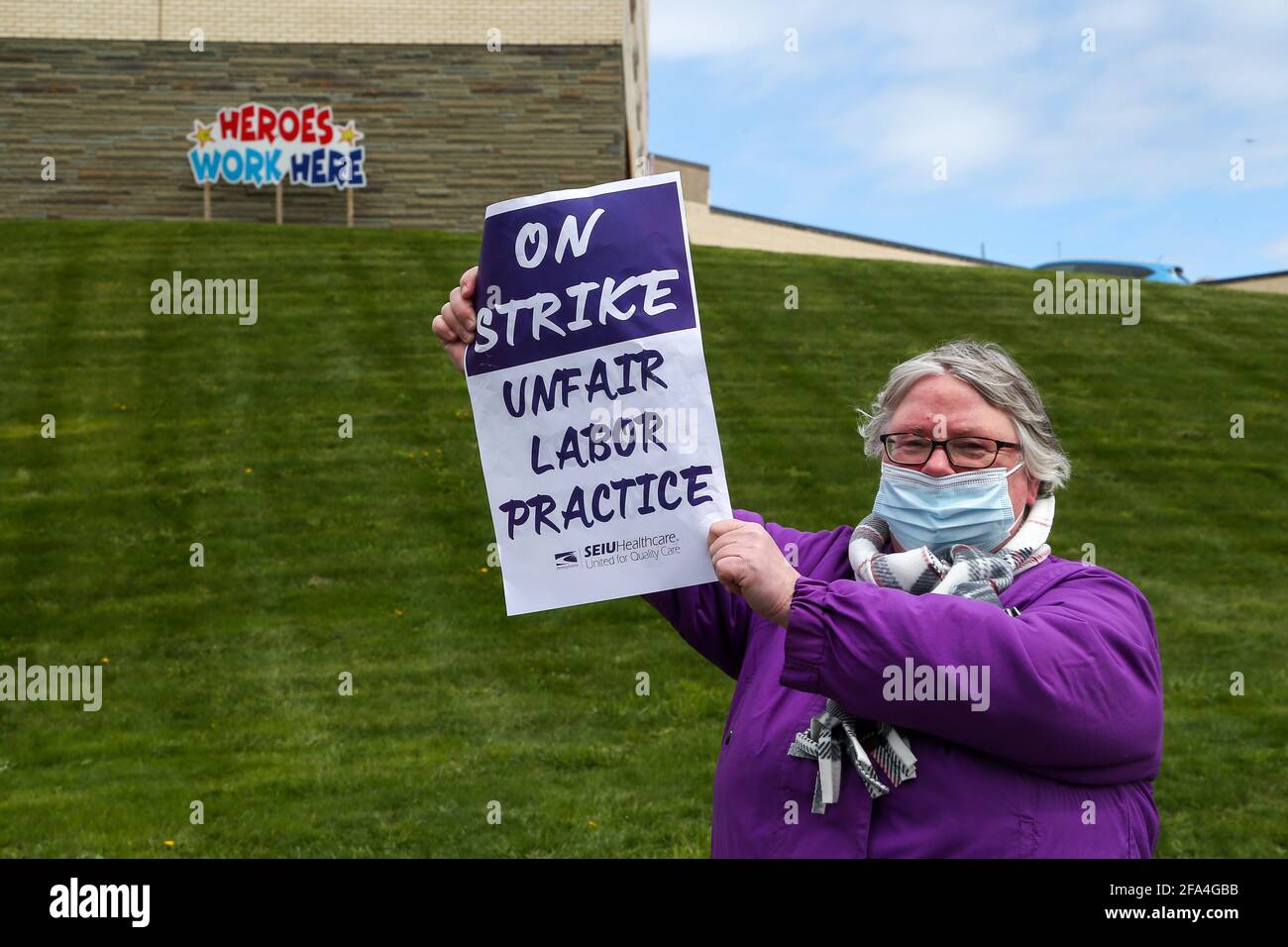 Healthcare heroes sign hi-res stock photography and images - Alamy