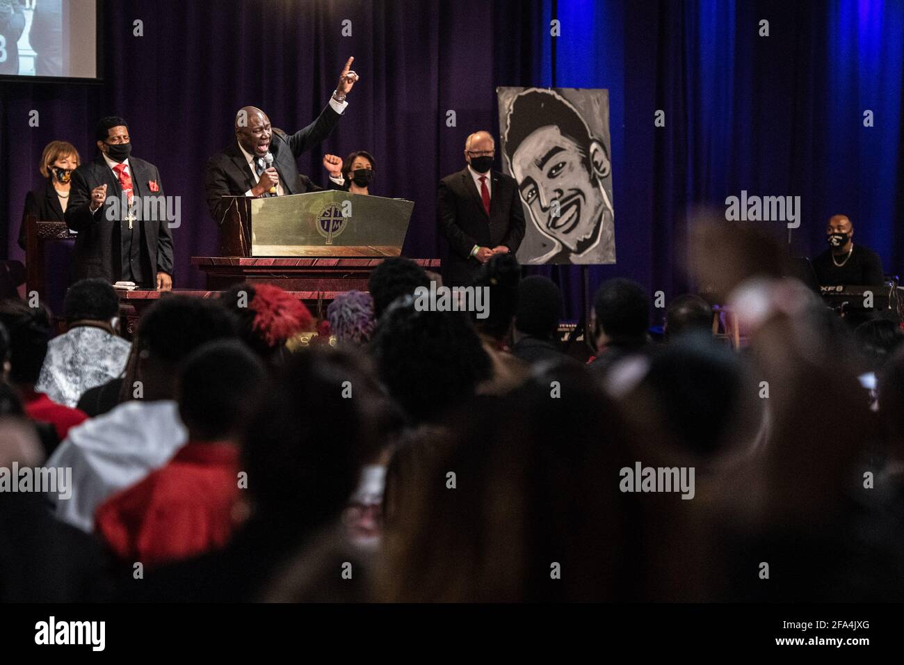 Lawyer Benjamin Crump speaks during Daunte Wright's funeral inside the ...