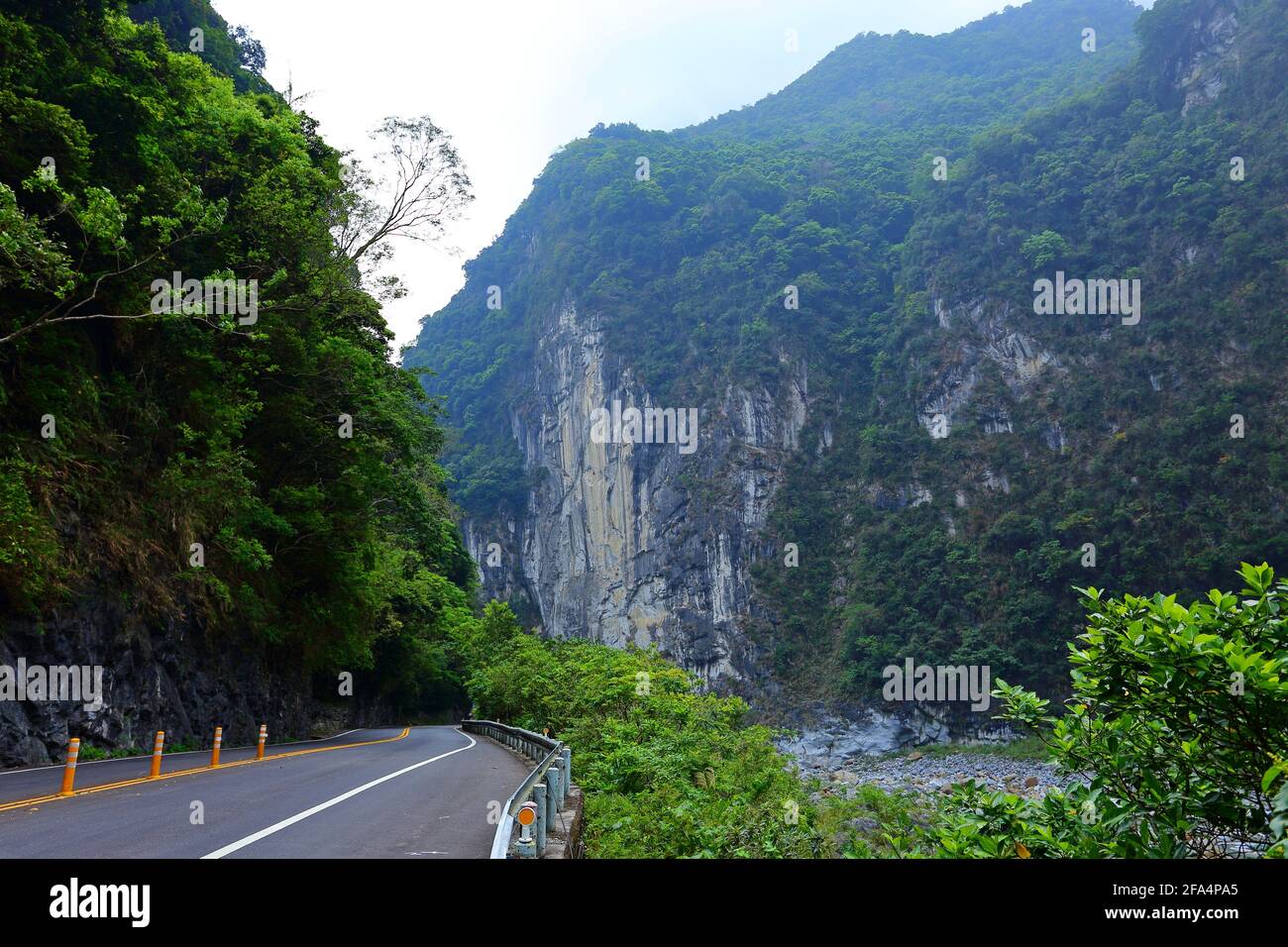 The eternal spring shrine hi-res stock photography and images - Alamy