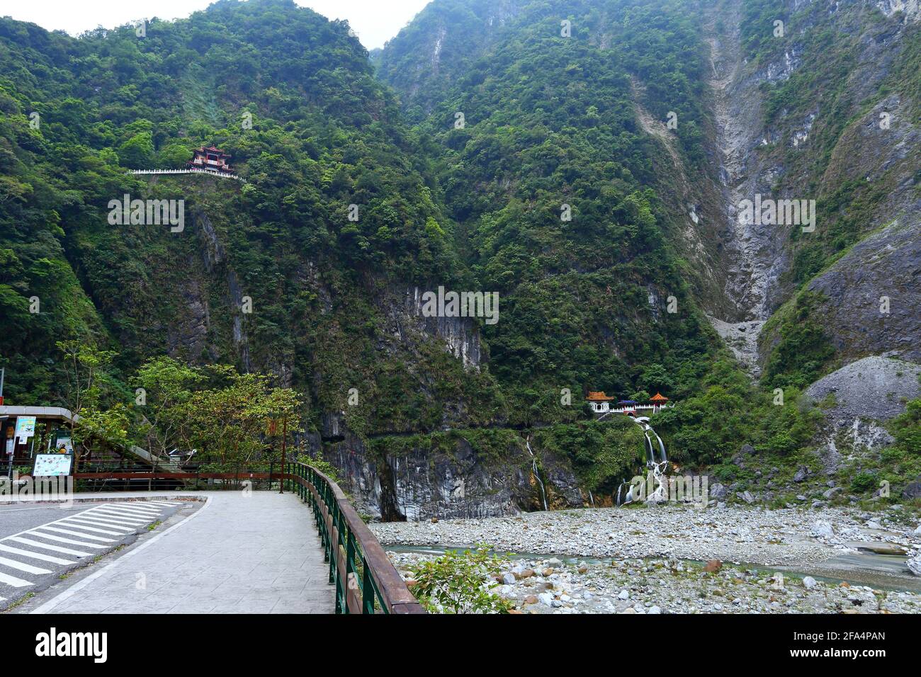 Eternal Spring Shrine (Changchun Shrine) in Taroko national park in ...