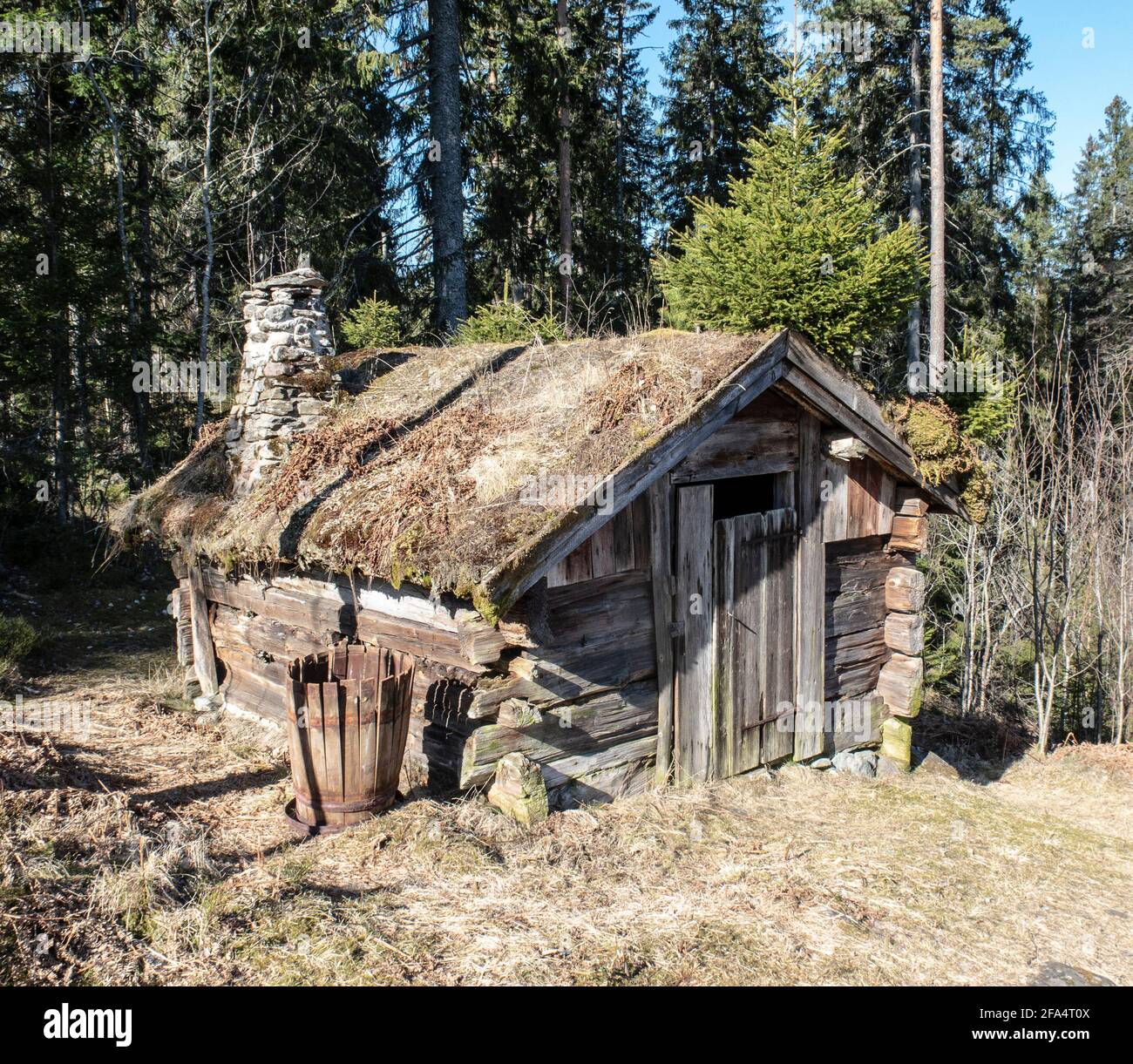 An old log house Stock Photo - Alamy