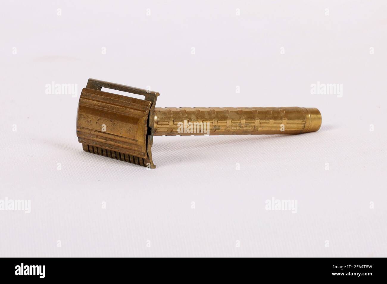 An old school shaving razor Stock Photo - Alamy