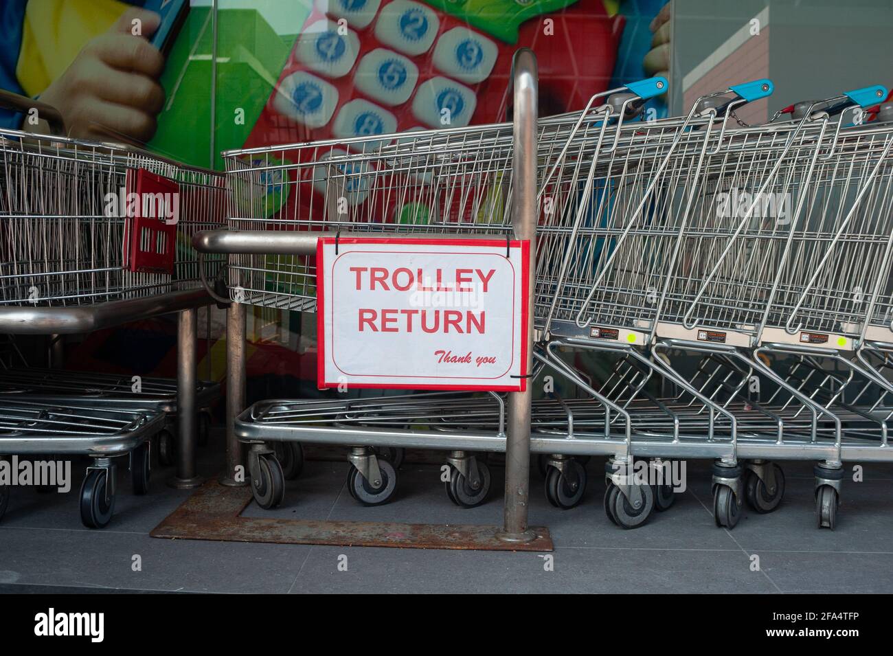 Return trolley hi-res stock photography and images - Alamy
