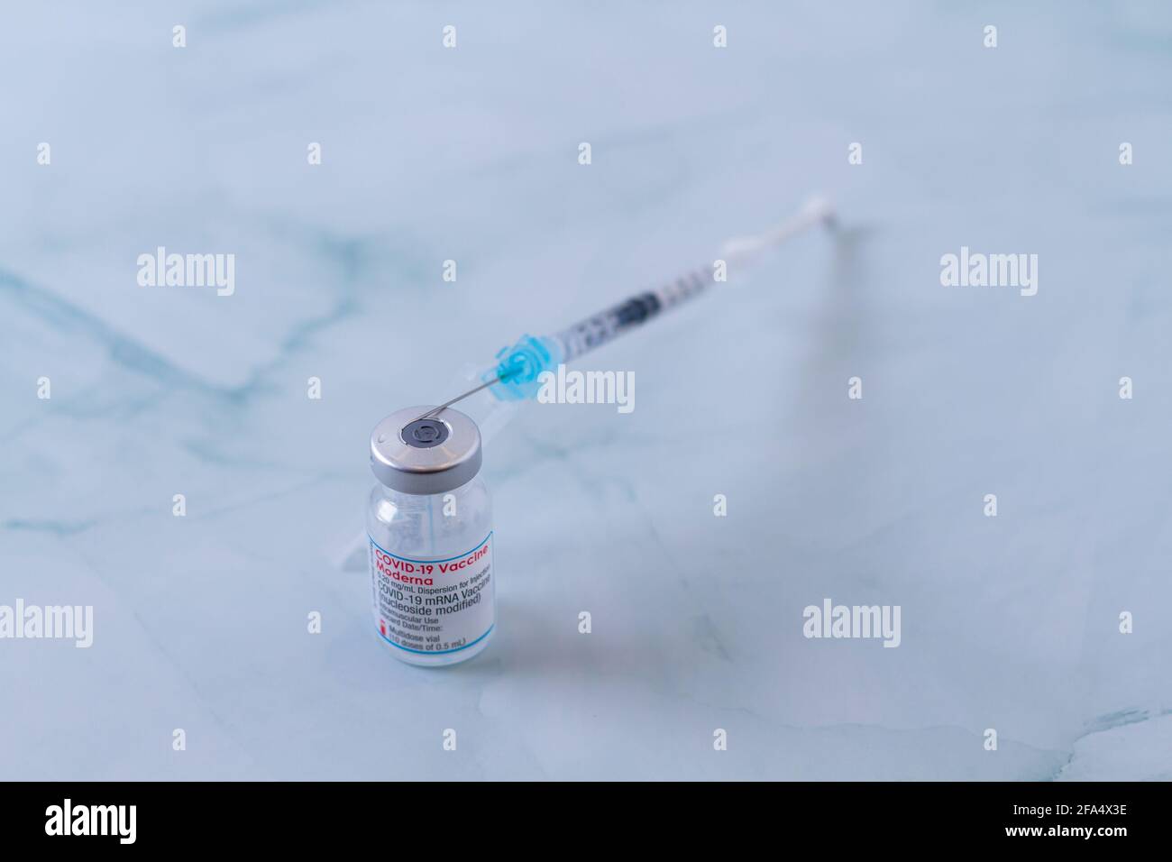 Moderna vaccine production hi-res stock photography and images - Alamy