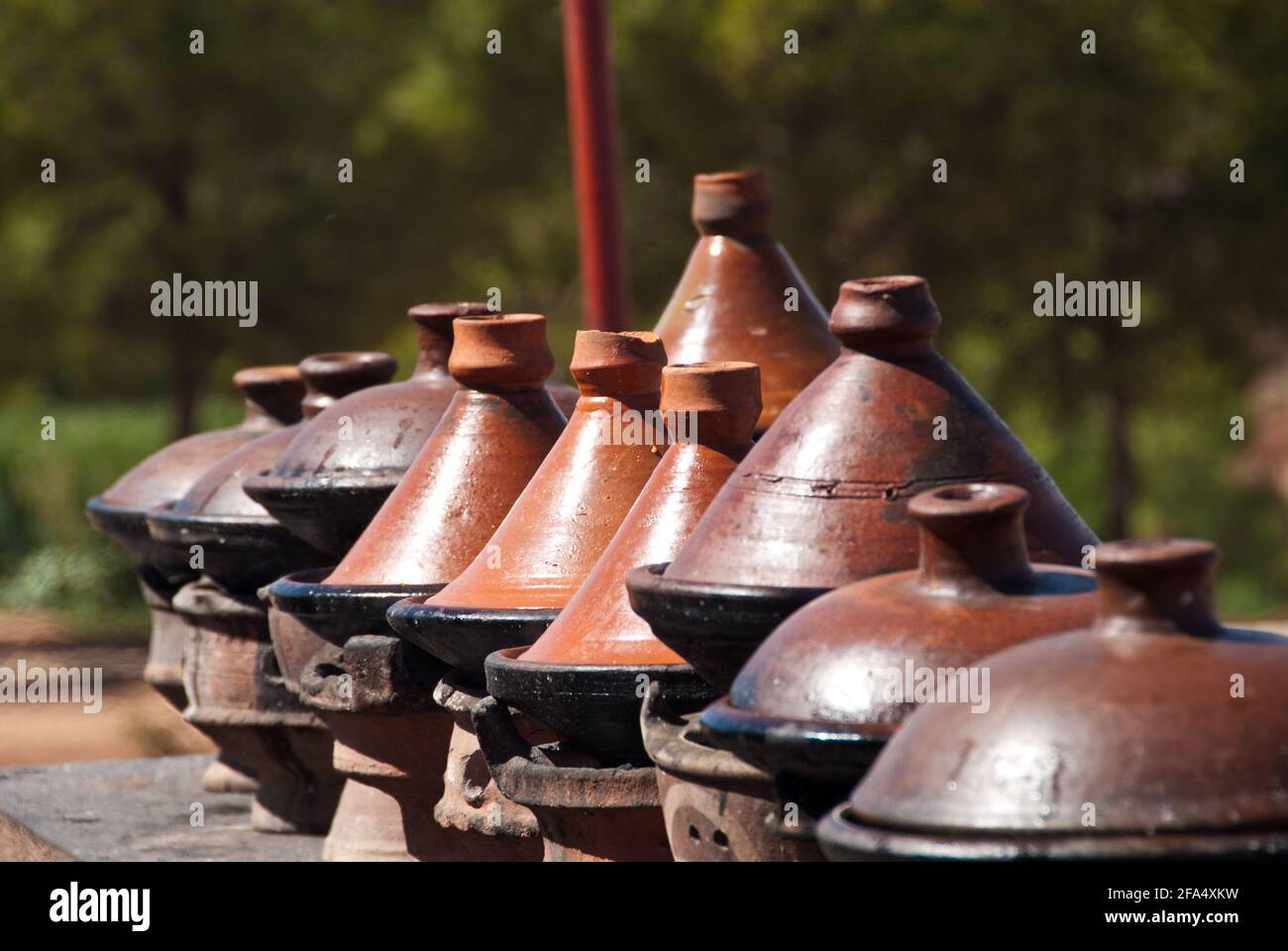 Cooking vessels hi-res stock photography and images - Alamy