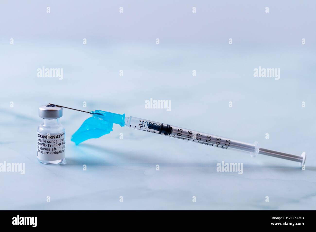 Comirnaty hi-res stock photography and images - Alamy