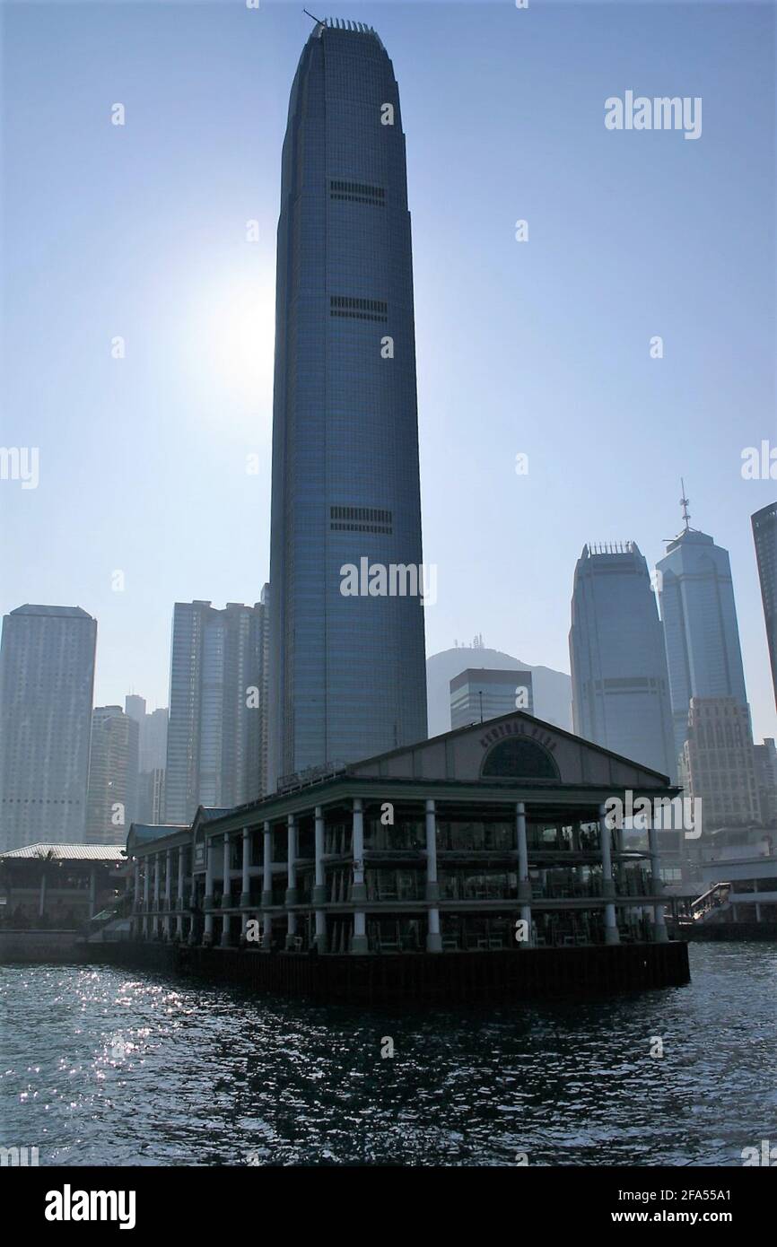 2ifc building hong kong skyline hi-res stock photography and images - Alamy
