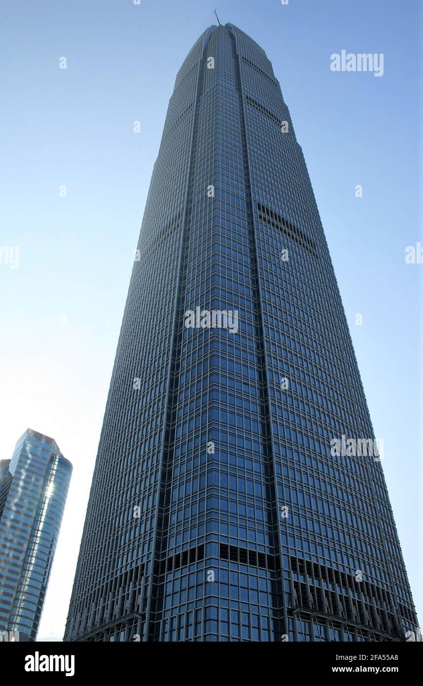 2ifc building hong kong skyline hi-res stock photography and images - Alamy