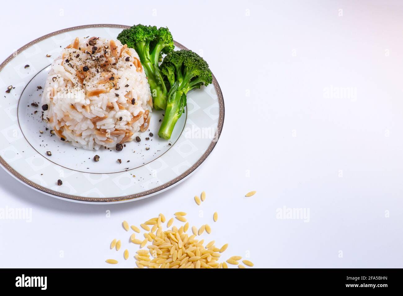 Rice noodles turkey hi-res stock photography and images - Alamy