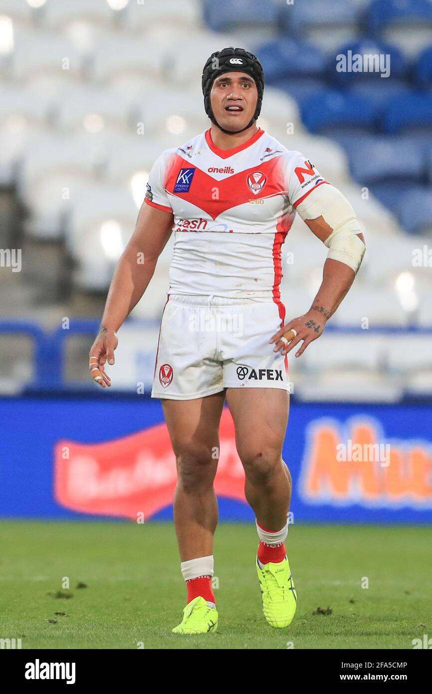 Agnatius Paasi (17) of St Helens during the game Stock Photo - Alamy