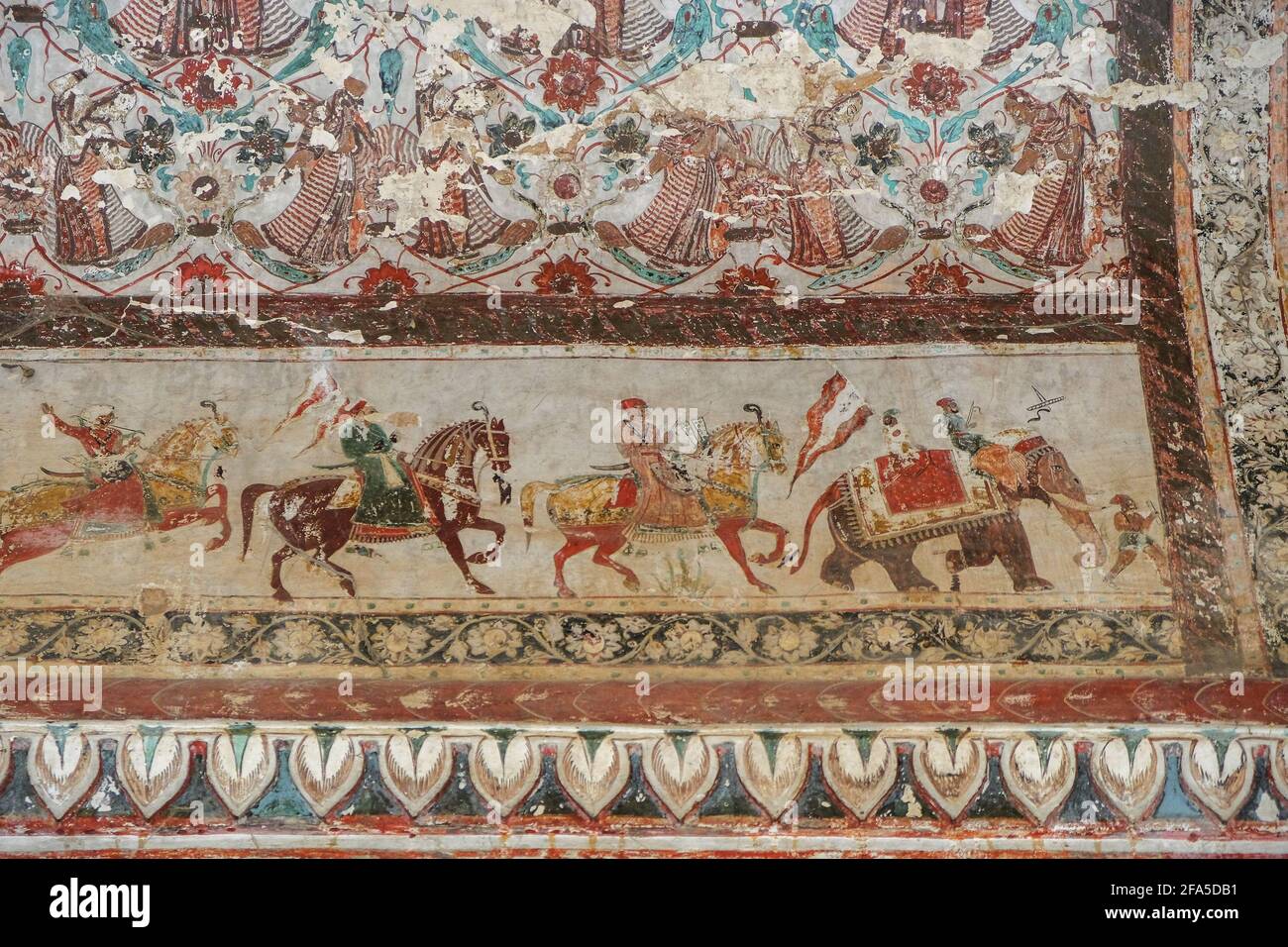 Detail of a mural from the Raj Mahal Palace in Orchha, Madhya Pradesh ...