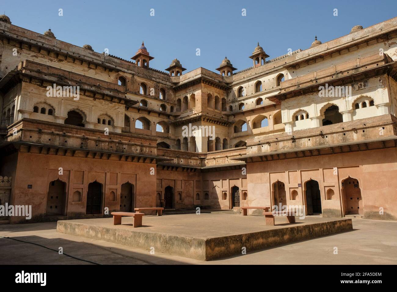 Detail of the Raj Mahal Palace in Orchha, Madhya Pradesh, India Stock ...