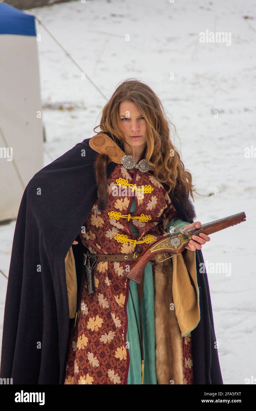 Peasant girl medieval hi-res stock photography and images - Alamy